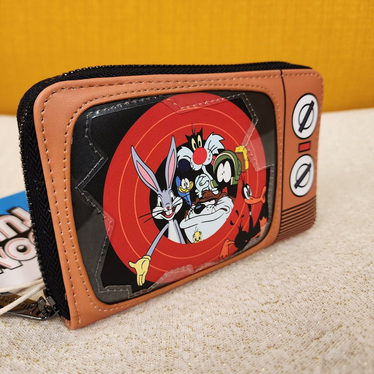 Looney Tunes That’s All Folks TV Wallet – Get Lojos Mojo